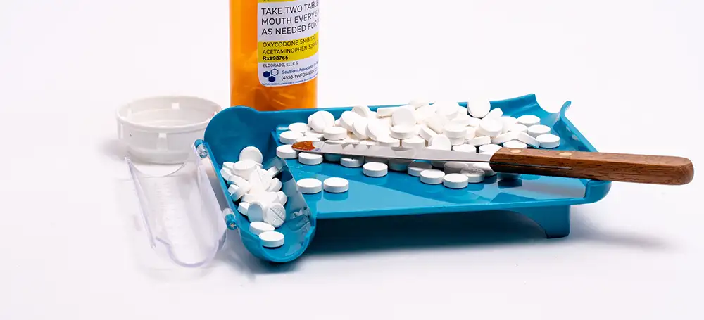 OxyContin Withdrawal: Symptoms, Duration, & Coping - Mayflower Recovery