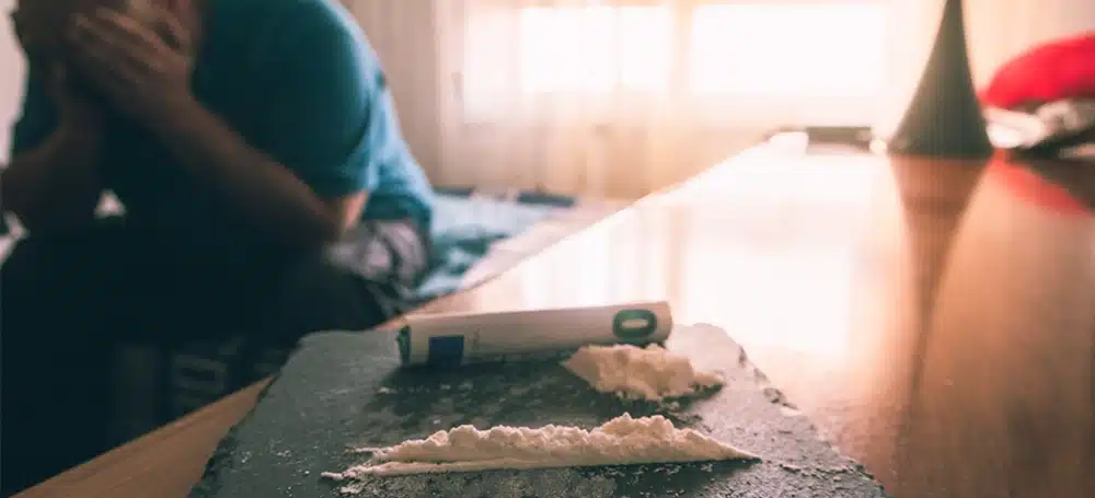 Top 6 Warning Signs of Cocaine Addiction - Mayflower Recovery